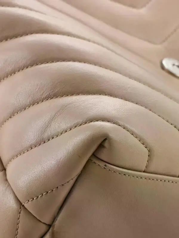 Saint Laurent Loulou Matelasse Chevron Leather Medium Shoulder Bag - Neutrals