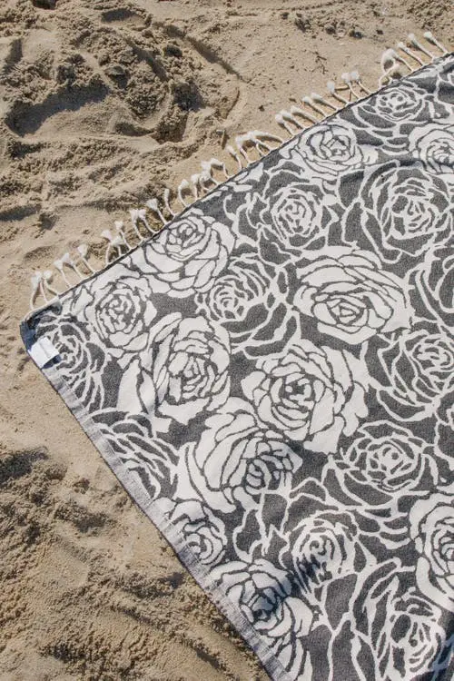 INFUSEZEN Rose Sand Resistant Organic Turkish Towel - Black