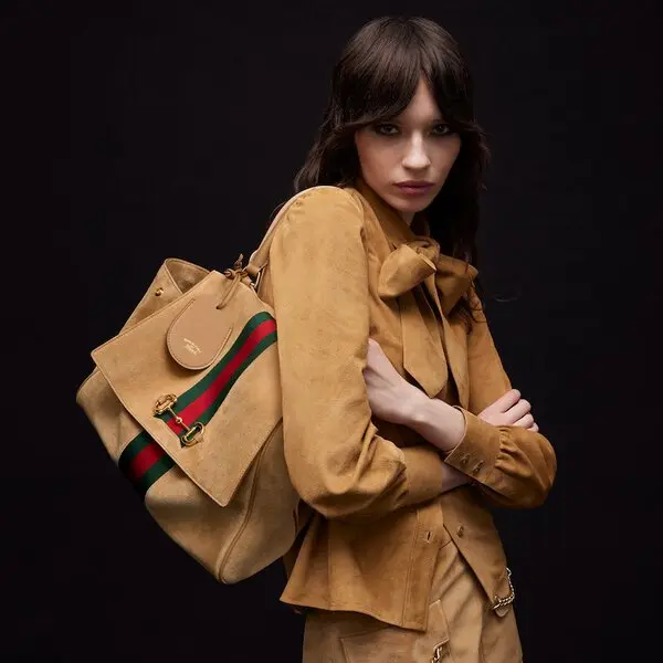 Gucci Medium Suede Paparazzo Top Handle Bag With Horsebit Detail - Beige