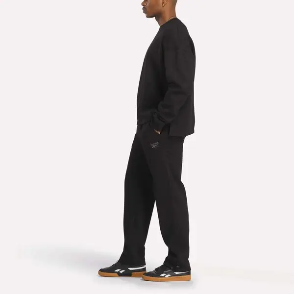 REEBOK Essentials Crewneck Sweatshirt - Black