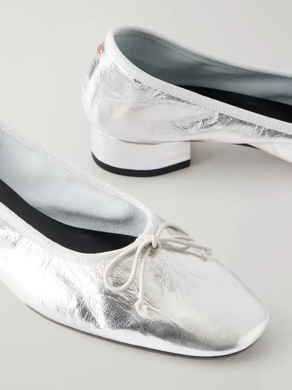 AeydĒ Onda Bow-detailed Crinkled Metallic Leather Pumps - Silver