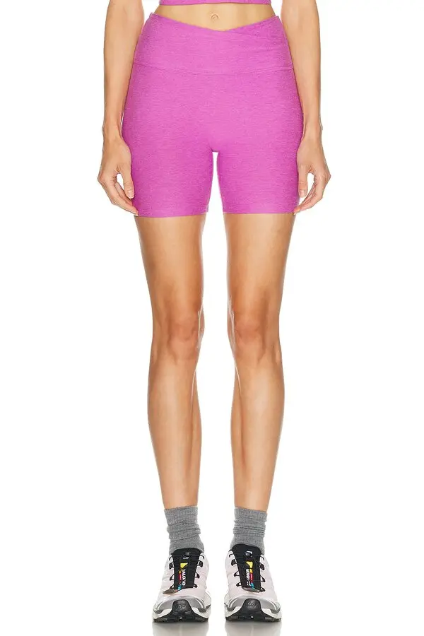 Beyond Yoga Spacedye At Your Leisure 5 Biker Short In Fuchsia - Fun Fuchsia Heather
