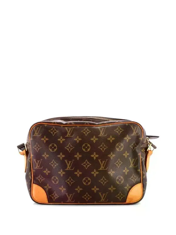 LOUIS VUITTON Nil Messenger Bag Monogram Canvas 28 - Brown