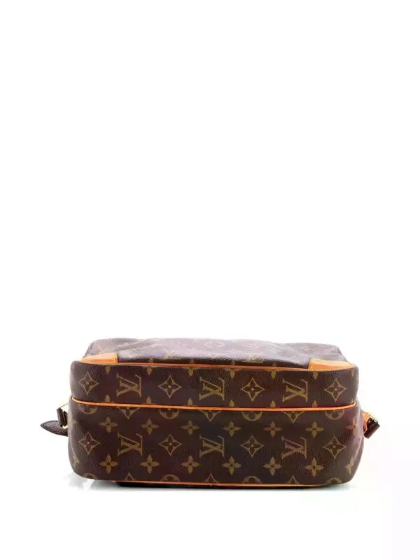 LOUIS VUITTON Nil Messenger Bag Monogram Canvas 28 - Brown