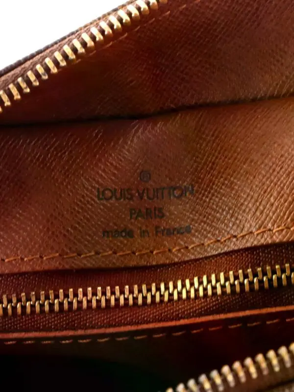 LOUIS VUITTON Nil Messenger Bag Monogram Canvas 28 - Brown
