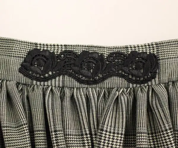 NOEMI ALEMÁN Plaid Wool Shorts Skirt