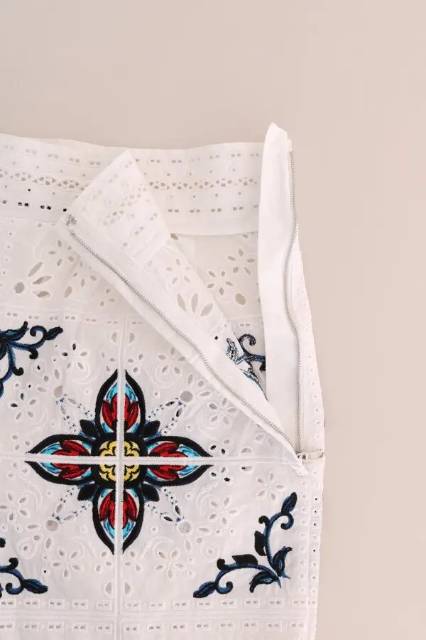 Dolce & Gabbana Majolica Embroidered Capri Pants