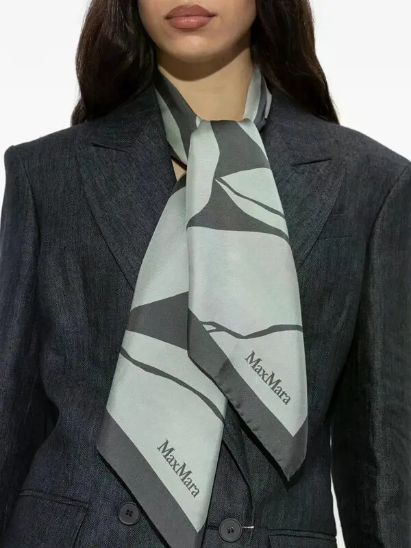 Max Mara Leaf-print Scarf - Green