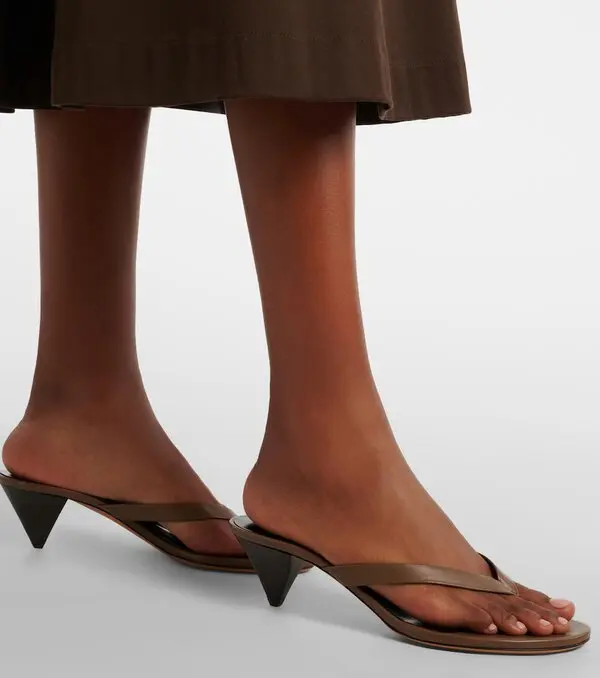 JUDE Rooty Leather Thong Sandals - Brown