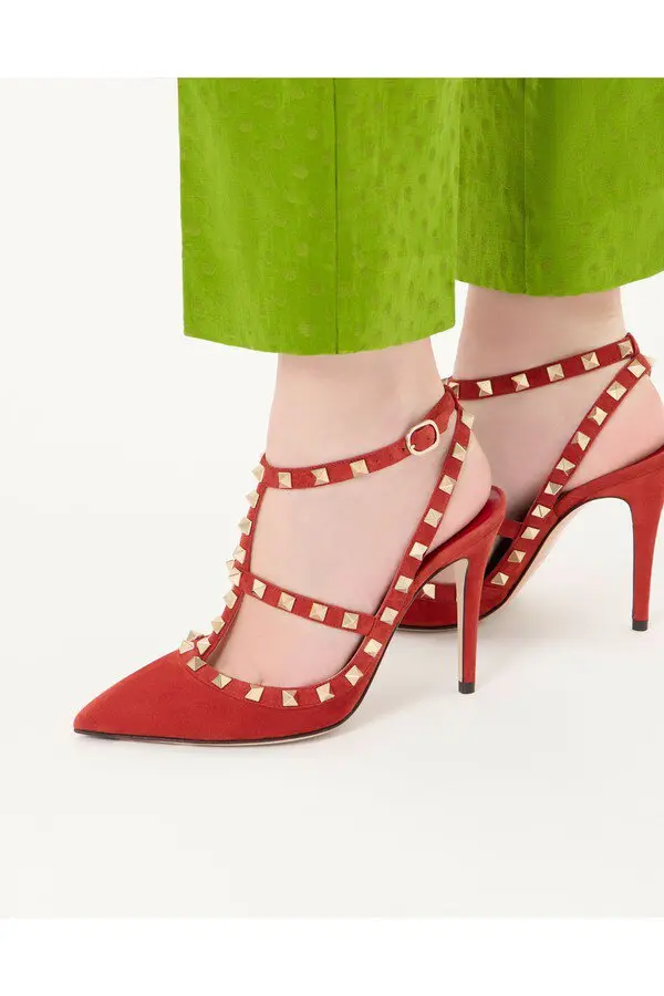 Valentino Garavani Rockstud Suede Pumps - Red