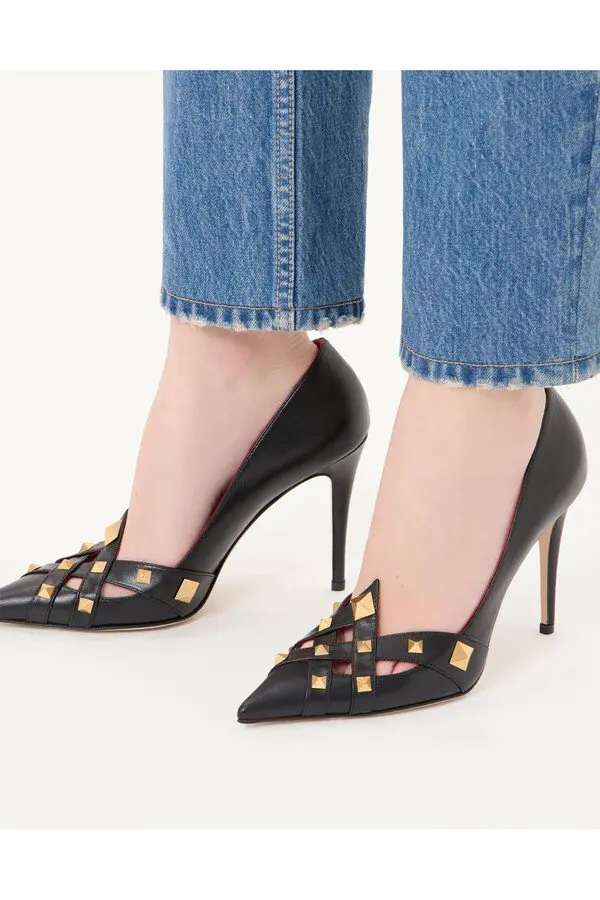 Valentino Garavani Studded Kidskin Leather Pumps - Black
