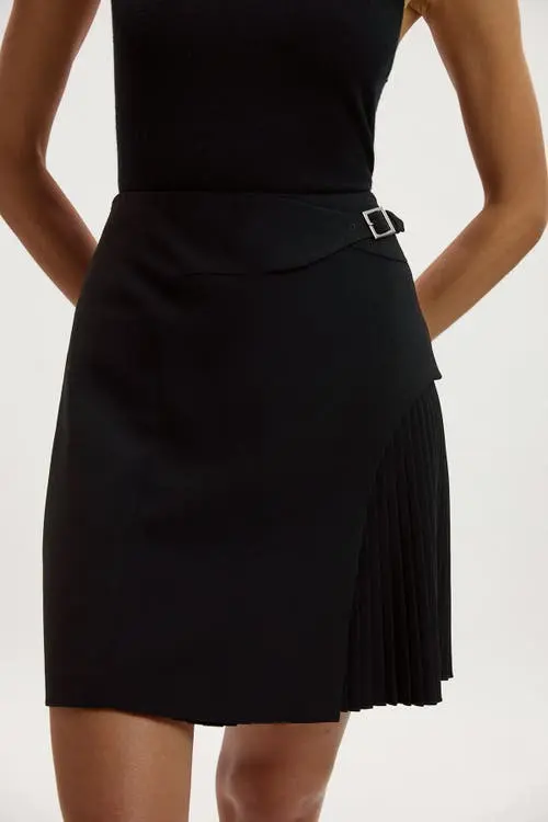 Karen Millen Buckle Detail Pleated Mini Skirt - Black