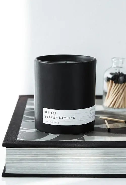 AERANGIS No. 102 Silver Skyline Scented Candle
