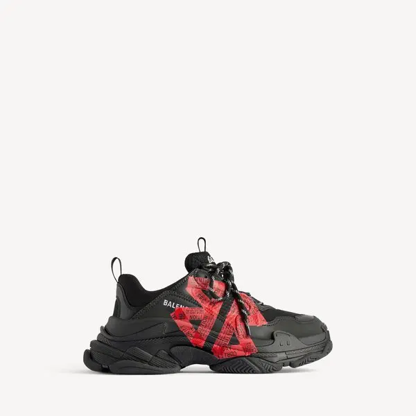 Balenciaga Triple S Sneaker - Black