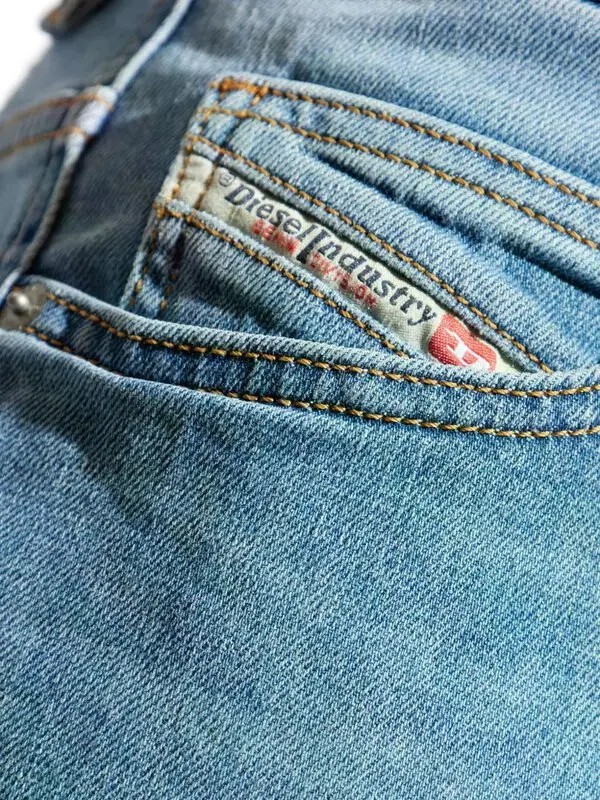 DIESEL® D-vyl Logo-patch Jeans
