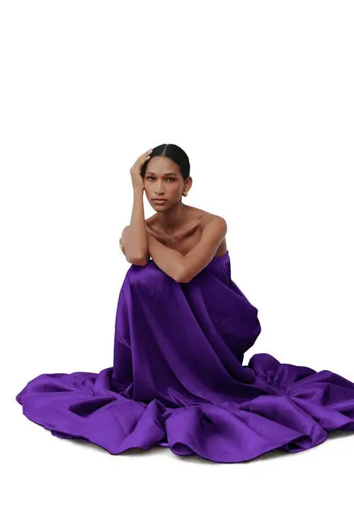 SEZ Rosette Gown