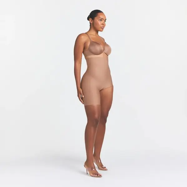 SKIMS Left Leg Solution Short - Sienna