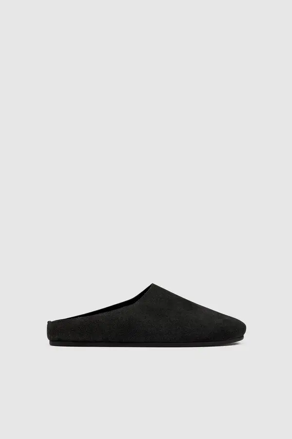 ST. AGNI Suede Mule - Black