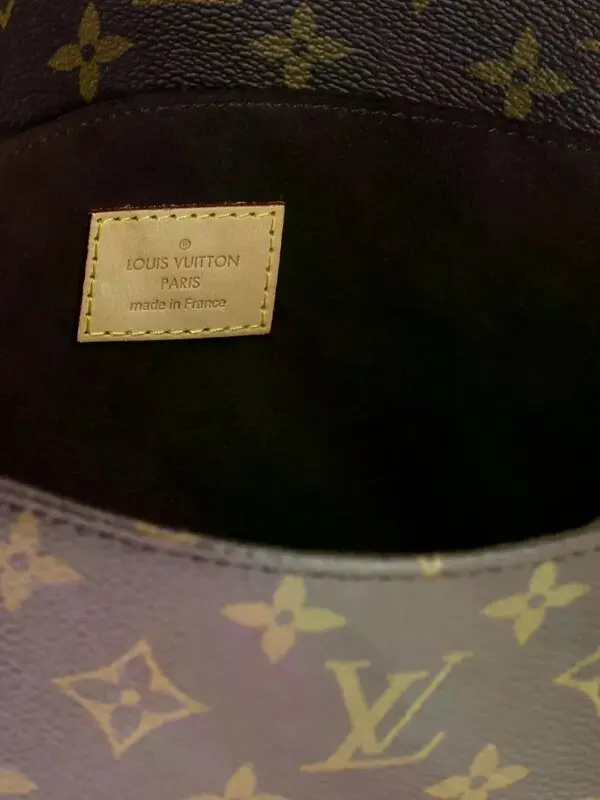 LOUIS VUITTON Pochette Metis Monogram Canvas - Brown