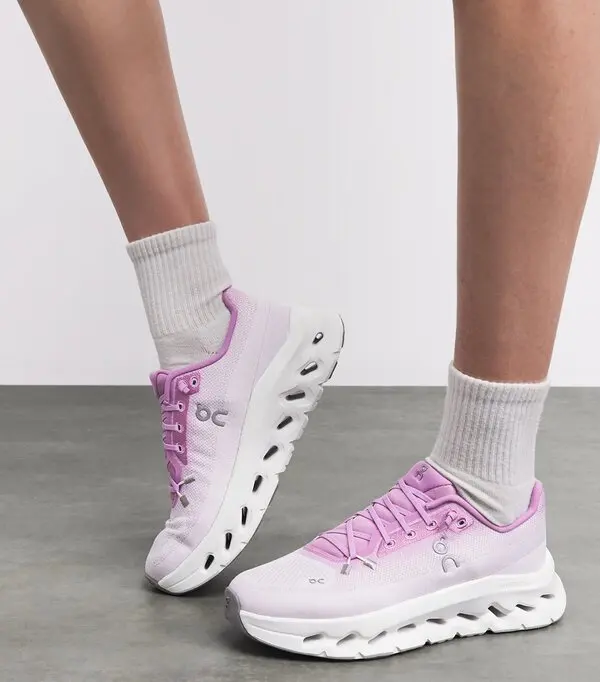 On Cloudtilt Athletic Trainers - Pink