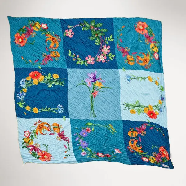 Gucci Printed Silk Shawl - Blue
