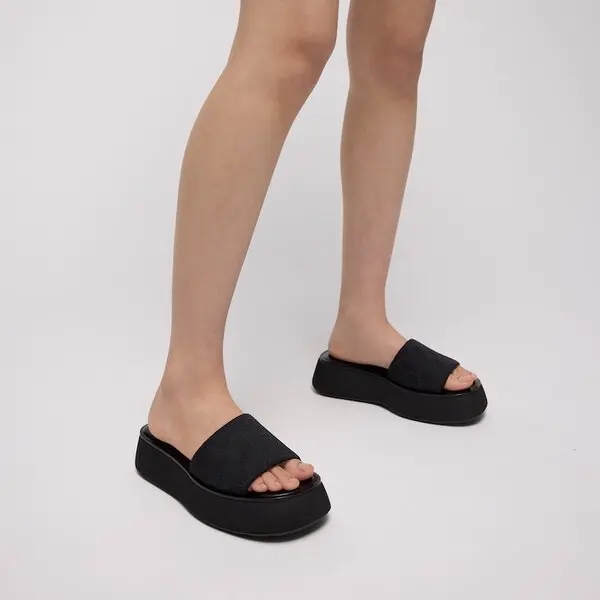 Gucci Gg Canvas Flatform Slide Sandal - Black