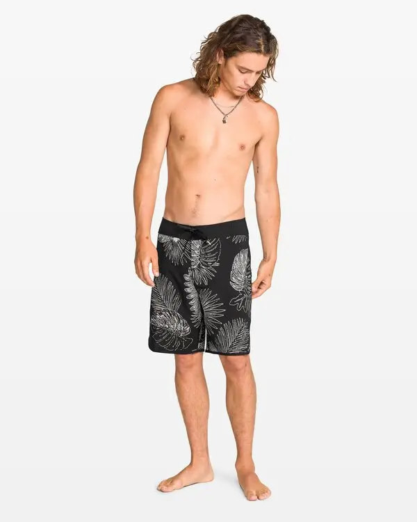 Volcom Infuse Scallop Mod 19" Boardshort - Black