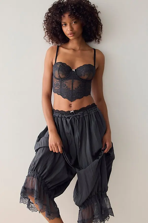 SKARLETT BLUE Captivate Lace Cropped Corset Cami - Black