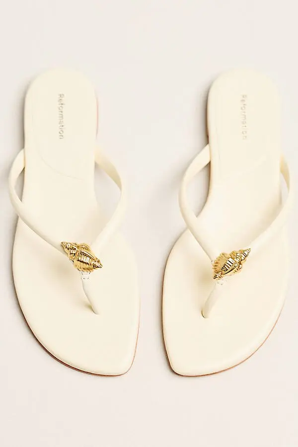 REFORMATION Onyx Thong Sandals - Cream Puff Conch