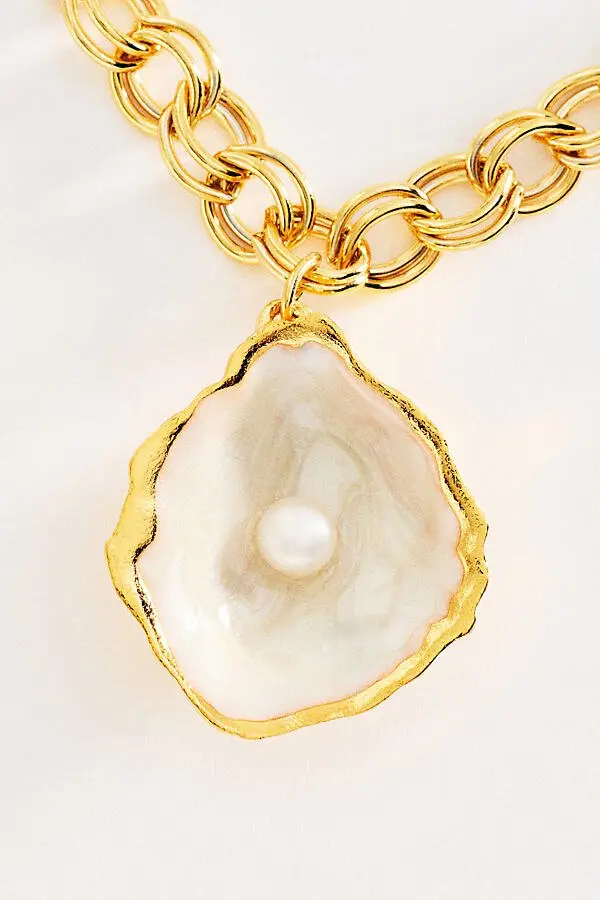 THE PINK REEF Handpainted Oyster Pendant Necklace - Pearl