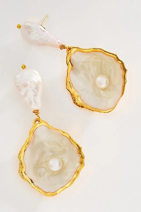 THE PINK REEF Oyster Earrings - Pearl