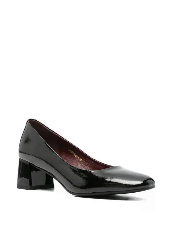 LINDA BAUMANN Patent-finish Pumps