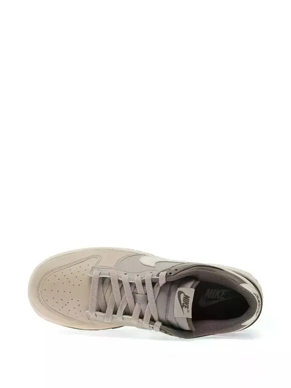 Nike Dunk Low Retro Sneakers