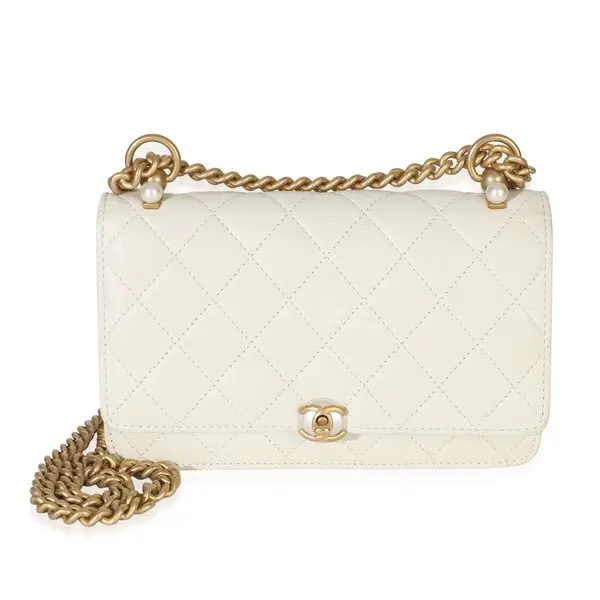 Chanel Quilted Calfskin Pearl Cc Wallet On Chain - White