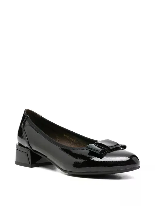 LINDA BAUMANN Bow-detail Patent-leather Pumps