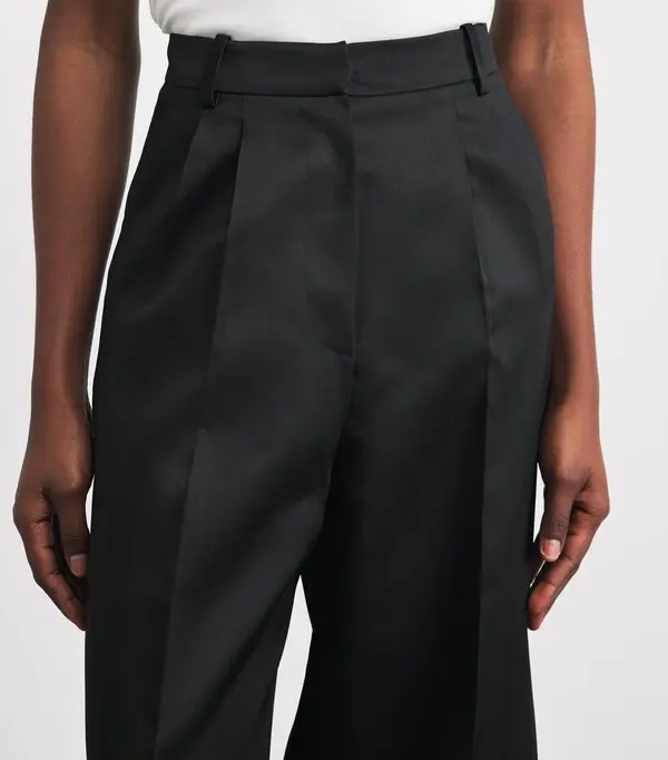 VORANIDA Pleated Wide-leg Trousers