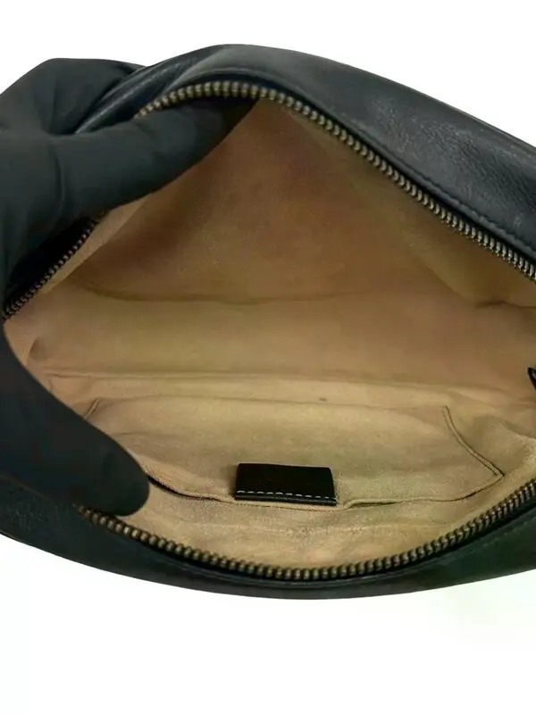 Gucci Small Gg Marmont Matelassé Leather Crossbody Bag - Black