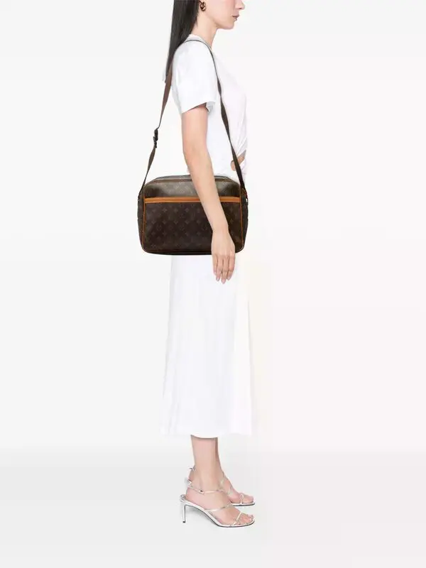 LOUIS VUITTON 1999 Monogram Reporter Gm Crossbody Bag