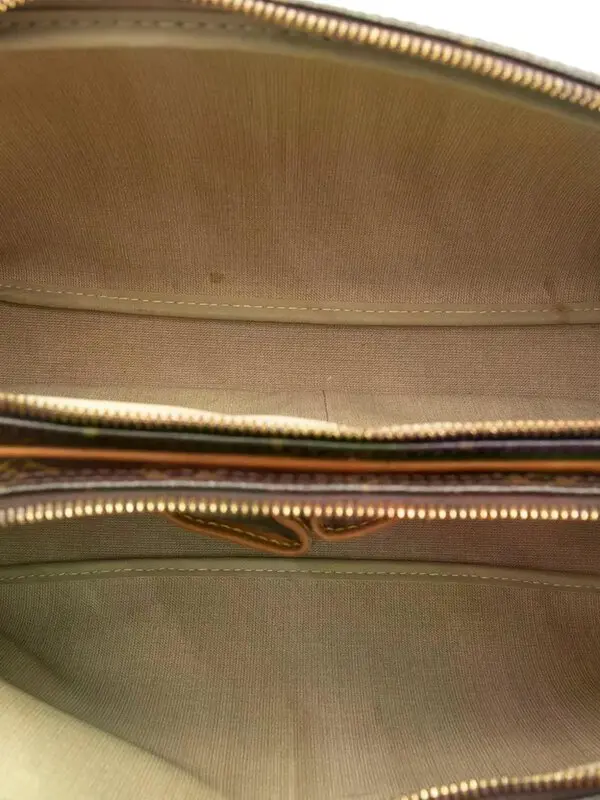 LOUIS VUITTON 1999 Monogram Reporter Gm Crossbody Bag