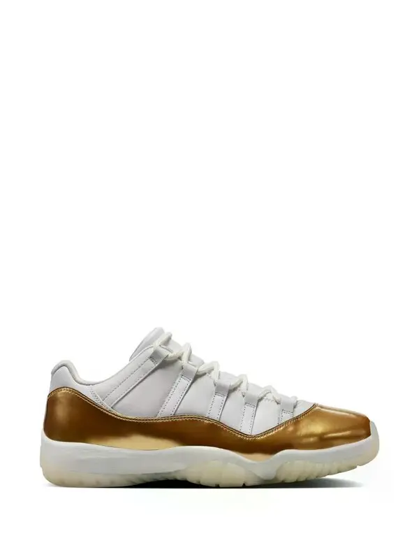 JORDAN 11 Retro Sneakers - White