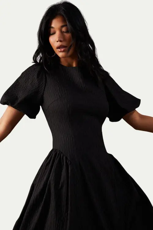 WAREHOUSE Seersucker Puff Sleeve Midi Dress - Black