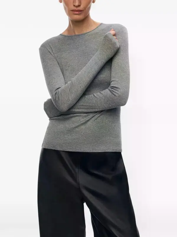 12 STOREEZ Long-sleeve T-shirt