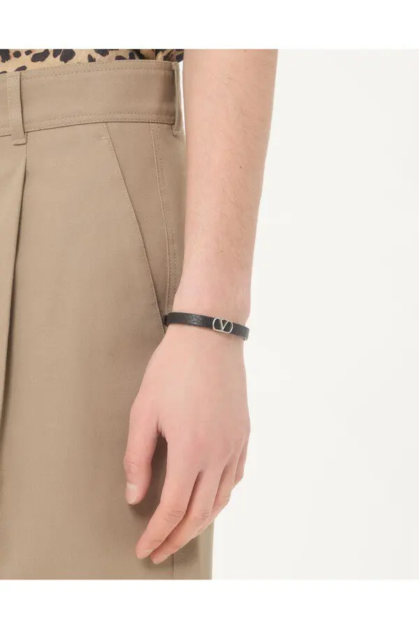 Valentino Garavani Vlogo Signature Grainy Calfskin Bracelet - Black