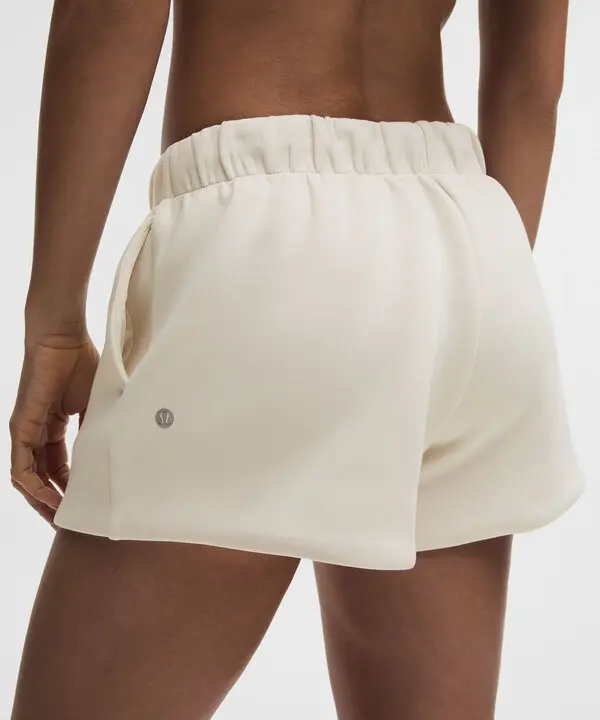 Lululemon Sleek Spacer Mid-rise 3.5" Shorts - Light Ivory