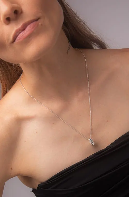 YOJ Perto Mini Pendant Necklace - Silver