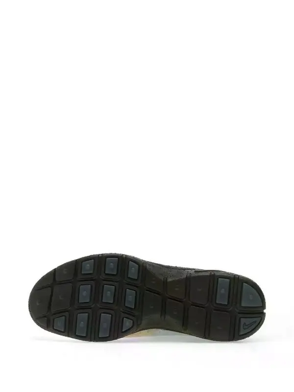 Nike Rejuven8 Sneakers