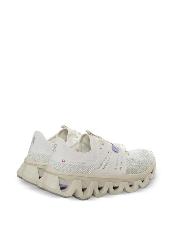 On Cloudswift Amp Sneakers - White