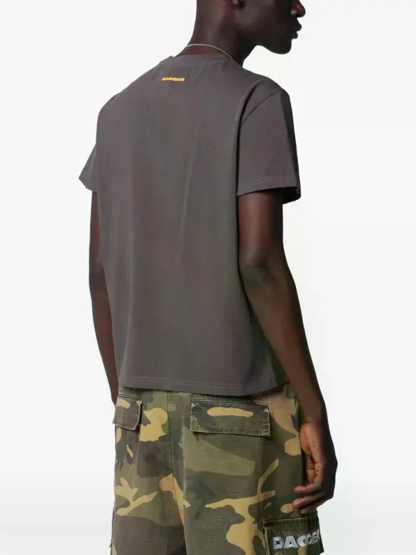 DAGGER 6669 Distressed Text-print T-shirt