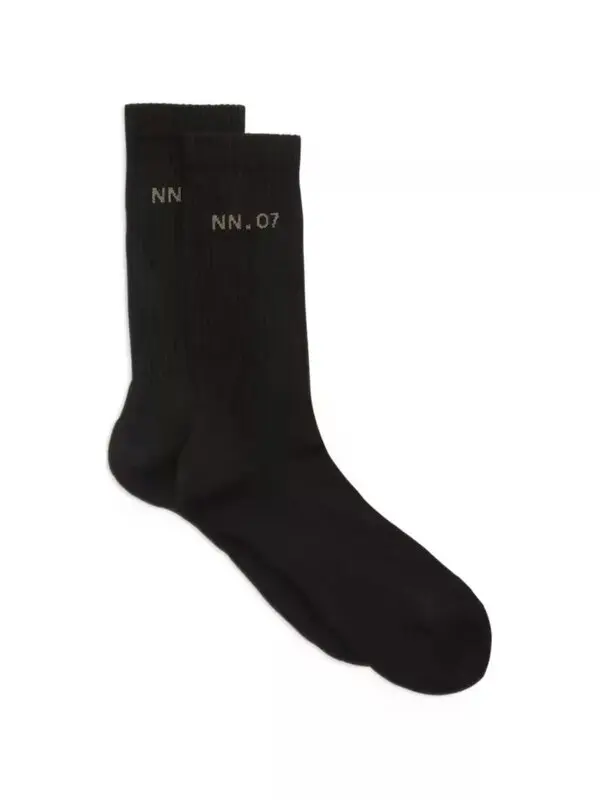 Nn07 Ribbed Logo-intarsia Ankle Socks - Black