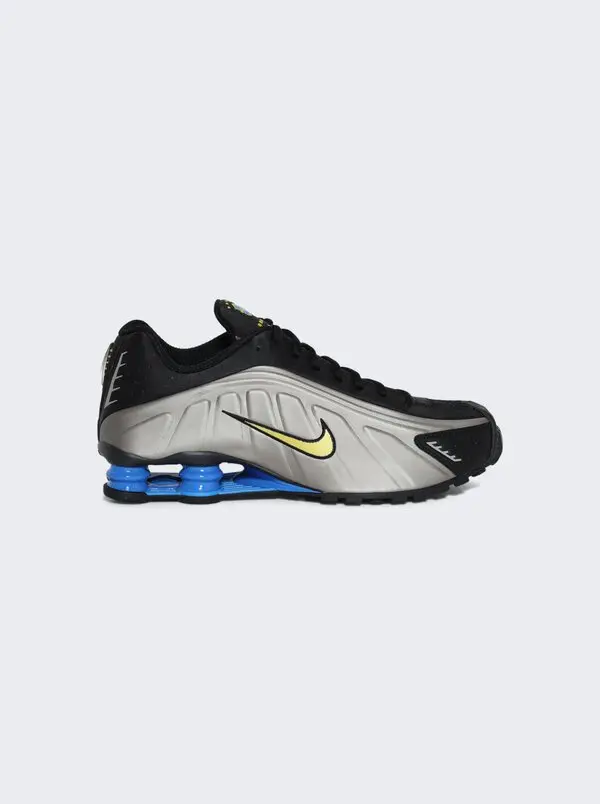 Nike Shox R4 Sneakers - Black